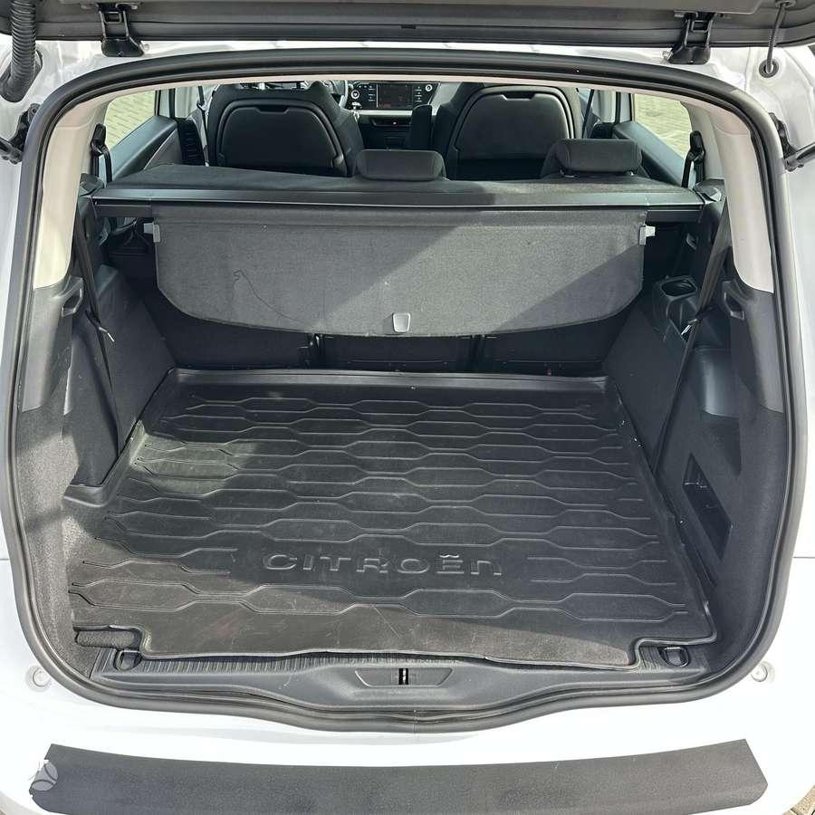 White Citroen Grand C4 Picasso 2017 in Taurage, with an engine capacity of 1.56 L and mileage of 191 thousand km for 5200 €, photo 17 on AUTOMOTO.COM.LV