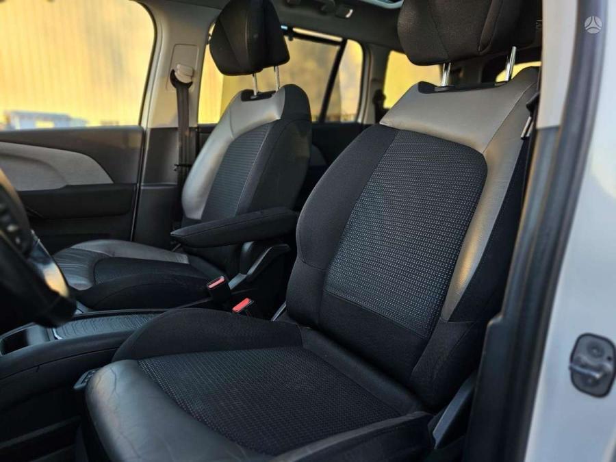 Balts Citroen Grand C4 Picasso 2018 Rokiškis, ar dzinēja tilpumu 1.60 L un nobraukumu 130 tūkst. km par 6850 €, foto 24 vietnē AUTOMOTO.COM.LV