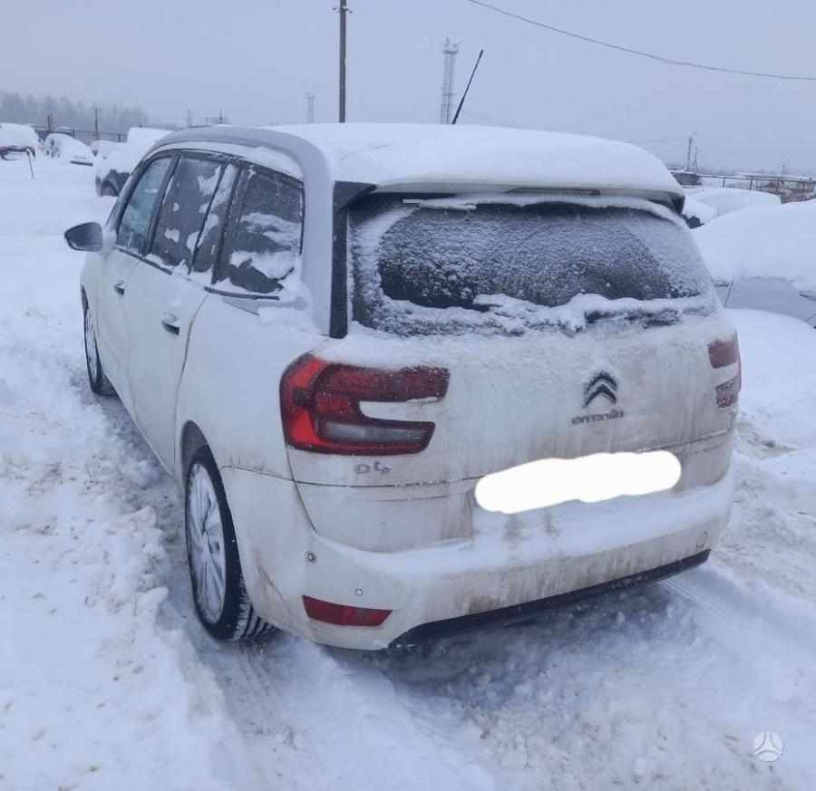 White Citroen Grand C4 Picasso 2018 in Panevezys, with an engine capacity of 1.56 L and mileage of 240 thousand km for 6850 €, photo 2 on AUTOMOTO.COM.LV