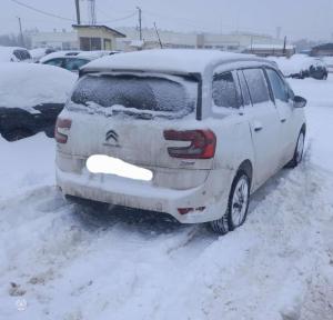 White Citroen Grand C4 Picasso 2018 in Panevezys, with an engine capacity of 1.56 L and mileage of 240 thousand km for 6850 €, photo 3 on AUTOMOTO.COM.LV