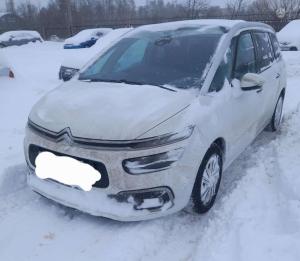 White Citroen Grand C4 Picasso 2018 in Panevezys, with an engine capacity of 1.56 L and mileage of 240 thousand km for 6850 €, photo 4 on AUTOMOTO.COM.LV