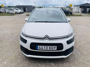 White Citroen Grand C4 Picasso 2018 in Vilnius, with an engine capacity of 1.56 L and mileage of 218 thousand km for 5300 €, photo 3 on AUTOMOTO.COM.LV