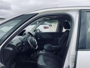White Citroen Grand C4 Picasso 2018 in Vilnius, with an engine capacity of 1.56 L and mileage of 218 thousand km for 5300 €, photo 13 on AUTOMOTO.COM.LV