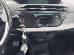White Citroen Grand C4 Picasso 2018 in Vilnius, with an engine capacity of 1.56 L and mileage of 218 thousand km for 5300 €, photo 15 on AUTOMOTO.COM.LV