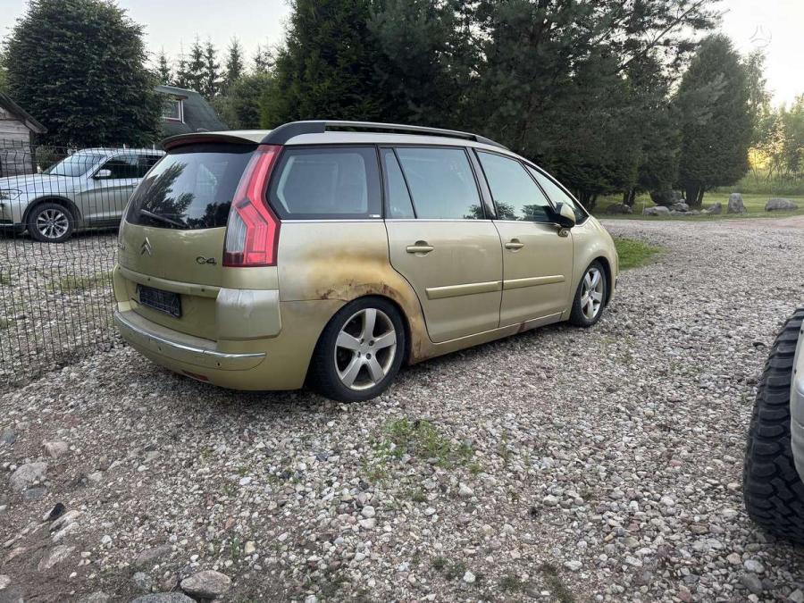 Dzeltens Citroen Grand C4 Picasso 2009 Molėtai, ar dzinēja tilpumu 2.00 L un nobraukumu 333 tūkst. km par 430 €, foto 6 vietnē AUTOMOTO.COM.LV