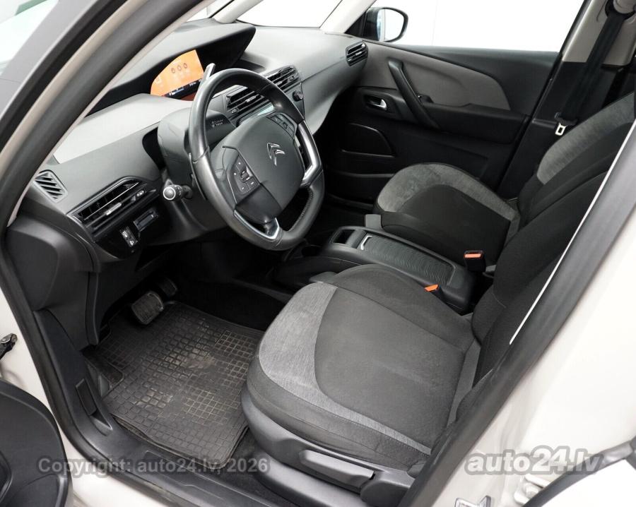 Smilšu krāsa Citroen Grand C4 SpaceToure 2022 Tallina, ar dzinēja tilpumu 1.20 L un nobraukumu 70 tūkst. km par 13900 €, foto 5 vietnē AUTOMOTO.COM.LV