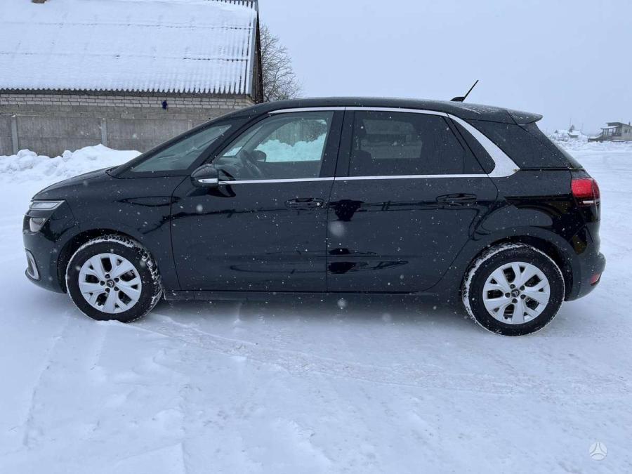 Melns Citroen Grand C4 SpaceToure 2018 Tauragė, ar dzinēja tilpumu 1.56 L un nobraukumu 260 tūkst. km par 5900 €, foto 8 vietnē AUTOMOTO.COM.LV