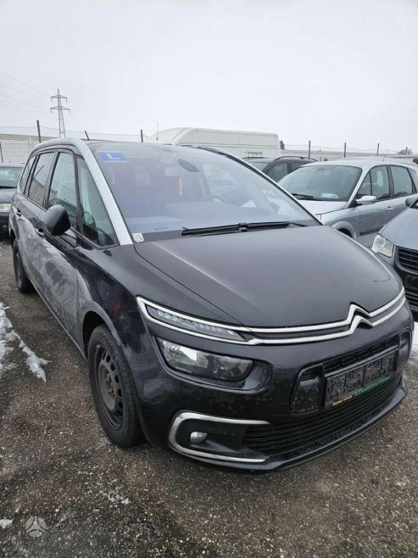 Black Citroen Grand C4 SpaceToure 2018 in Kaunas, with an engine capacity of 1.50 L and mileage of 246 thousand km for 6500 €, photo 1 on AUTOMOTO.COM.LV