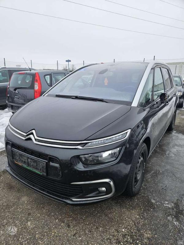 Black Citroen Grand C4 SpaceToure 2018 in Kaunas, with an engine capacity of 1.50 L and mileage of 246 thousand km for 6500 €, photo 2 on AUTOMOTO.COM.LV