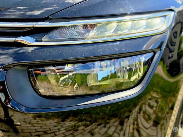 Melns Citroen Grand C4 SpaceToure 2019 Tauragė, ar dzinēja tilpumu 1.50 L un nobraukumu 217 tūkst. km par 6500 €, foto 10 vietnē AUTOMOTO.COM.LV
