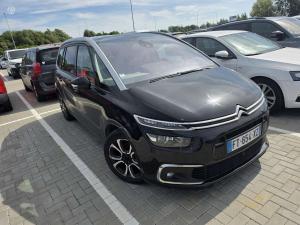 Melns Citroen Grand C4 SpaceToure 2020 Tauragė, ar dzinēja tilpumu 2.00 L un nobraukumu 400 tūkst. km par 4200 €, foto  vietnē AUTOMOTO.COM.LV