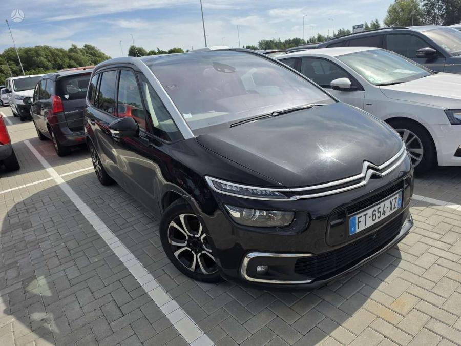 Melns Citroen Grand C4 SpaceToure 2020 Tauragė, ar dzinēja tilpumu 2.00 L un nobraukumu 400 tūkst. km par 4200 €, foto 1 vietnē AUTOMOTO.COM.LV
