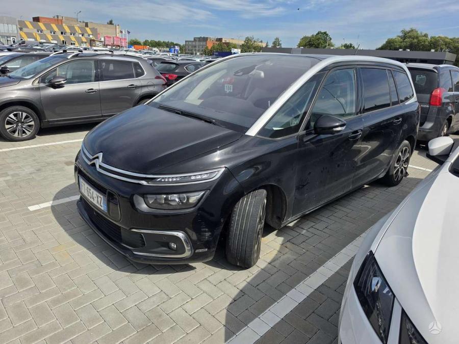 Melns Citroen Grand C4 SpaceToure 2020 Tauragė, ar dzinēja tilpumu 2.00 L un nobraukumu 400 tūkst. km par 4200 €, foto 3 vietnē AUTOMOTO.COM.LV