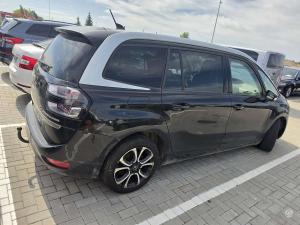 Melns Citroen Grand C4 SpaceToure 2020 Tauragė, ar dzinēja tilpumu 2.00 L un nobraukumu 400 tūkst. km par 4200 €, foto 5 vietnē AUTOMOTO.COM.LV