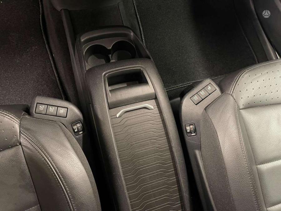 Melns Citroen Grand C4 SpaceToure 2020 Marijampole, ar dzinēja tilpumu 1.50 L un nobraukumu 89 tūkst. km par 12608 €, foto 15 vietnē AUTOMOTO.COM.LV