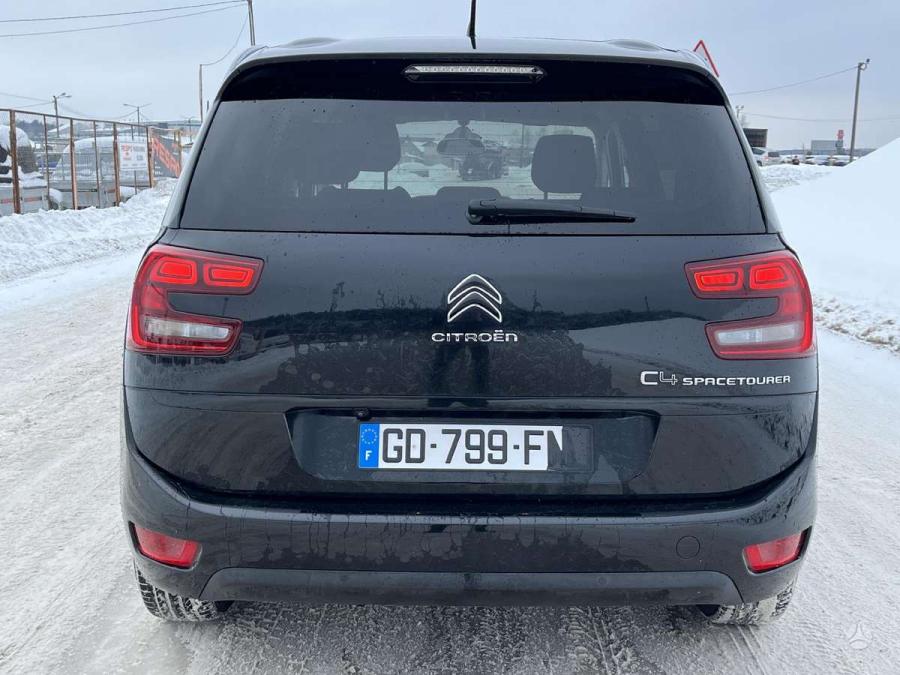 Melns Citroen Grand C4 SpaceToure 2021 Viļņa, ar dzinēja tilpumu 1.50 L un nobraukumu 179 tūkst. km par 10769 €, foto 5 vietnē AUTOMOTO.COM.LV