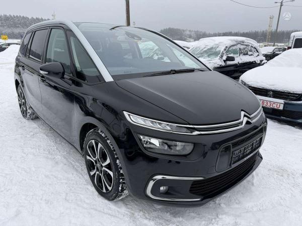 Black Citroen Grand C4 SpaceToure 2021 in Vilnius, with an engine capacity of 1.20 L and mileage of 209 thousand km for 9650 €, photo 3 on AUTOMOTO.COM.LV