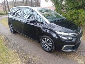 Black Citroen Grand C4 SpaceToure 2021 in Vilnius, with an engine capacity of 1.50 L and mileage of 83 thousand km for 12900 €, photo 3 on AUTOMOTO.COM.LV