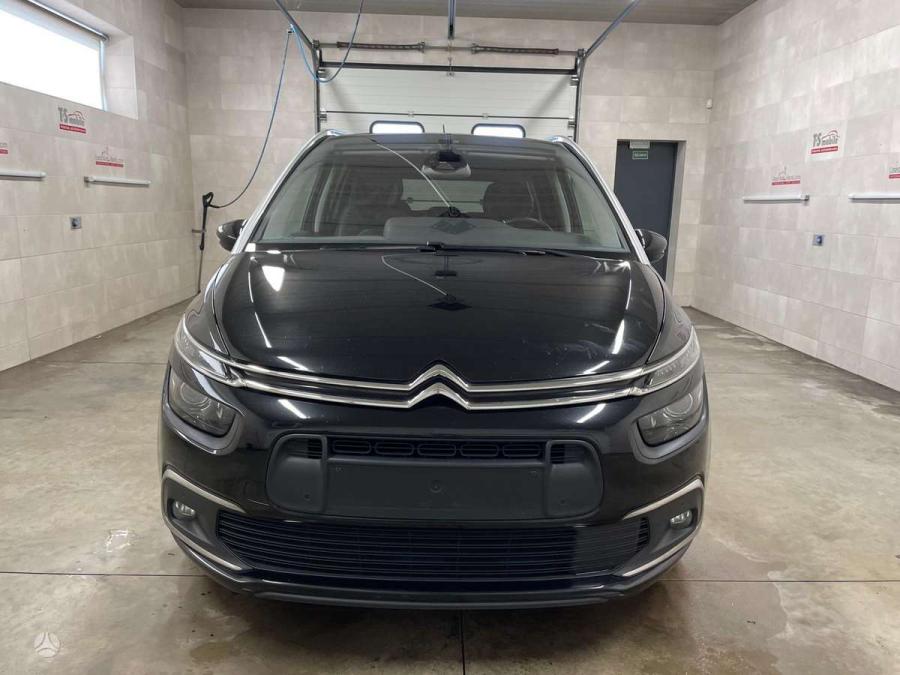 Melns Citroen Grand C4 SpaceToure 2022 Marijampole, ar dzinēja tilpumu 1.50 L un nobraukumu 172 tūkst. km par 14508 €, foto 3 vietnē AUTOMOTO.COM.LV