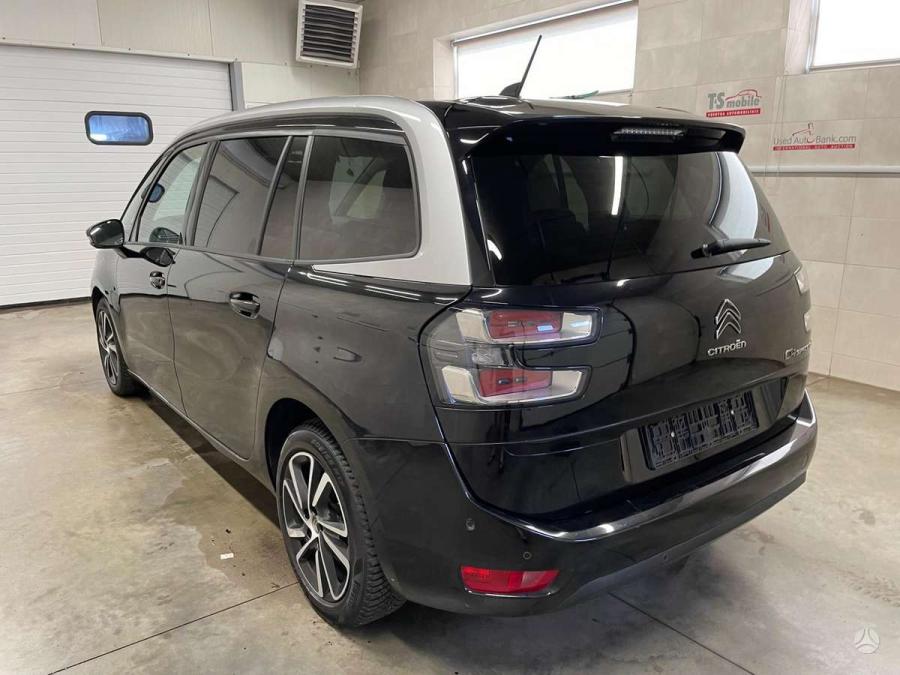 Melns Citroen Grand C4 SpaceToure 2022 Marijampole, ar dzinēja tilpumu 1.50 L un nobraukumu 172 tūkst. km par 14508 €, foto 5 vietnē AUTOMOTO.COM.LV
