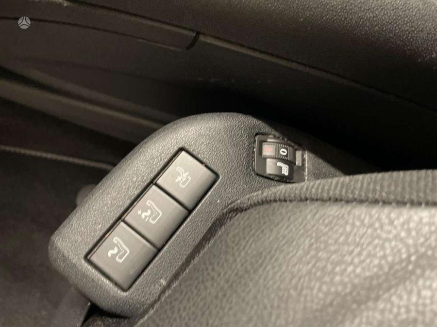Melns Citroen Grand C4 SpaceToure 2022 Marijampole, ar dzinēja tilpumu 1.50 L un nobraukumu 172 tūkst. km par 14508 €, foto 10 vietnē AUTOMOTO.COM.LV