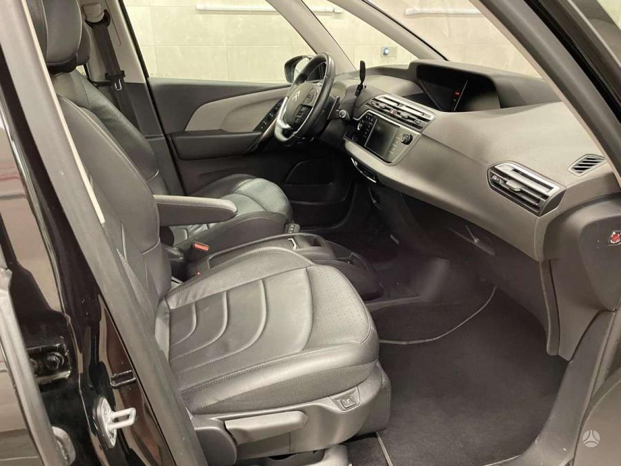 Melns Citroen Grand C4 SpaceToure 2022 Marijampole, ar dzinēja tilpumu 1.50 L un nobraukumu 172 tūkst. km par 14508 €, foto 13 vietnē AUTOMOTO.COM.LV