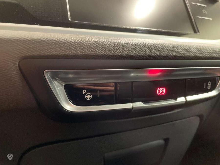 Melns Citroen Grand C4 SpaceToure 2022 Marijampole, ar dzinēja tilpumu 1.50 L un nobraukumu 172 tūkst. km par 14508 €, foto 15 vietnē AUTOMOTO.COM.LV