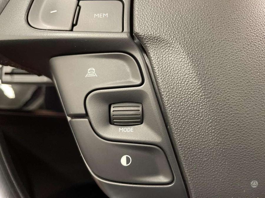 Melns Citroen Grand C4 SpaceToure 2022 Marijampole, ar dzinēja tilpumu 1.50 L un nobraukumu 172 tūkst. km par 14508 €, foto 16 vietnē AUTOMOTO.COM.LV