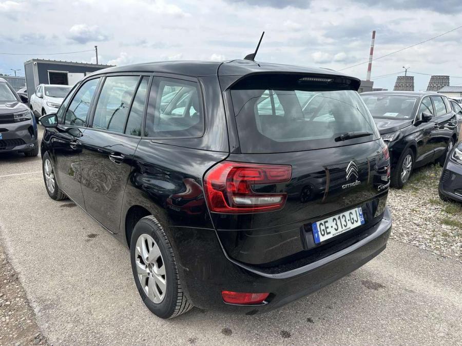 Black Citroen Grand C4 SpaceToure 2022 in Vilnius, with an engine capacity of 1.50 L and mileage of 182 thousand km for 10647 €, photo 5 on AUTOMOTO.COM.LV