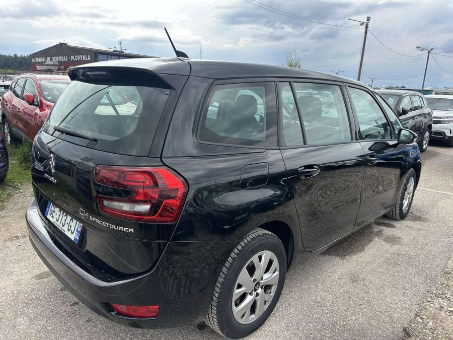 Black Citroen Grand C4 SpaceToure 2022 in Vilnius, with an engine capacity of 1.50 L and mileage of 182 thousand km for 10647 €, photo 7 on AUTOMOTO.COM.LV