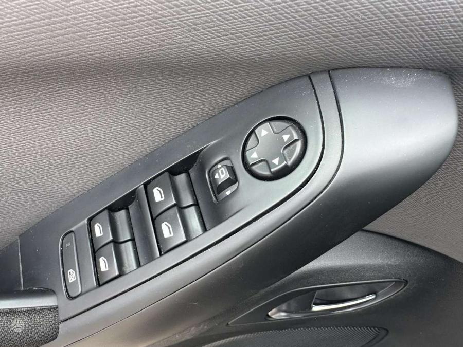 Black Citroen Grand C4 SpaceToure 2022 in Vilnius, with an engine capacity of 1.50 L and mileage of 182 thousand km for 10647 €, photo 12 on AUTOMOTO.COM.LV