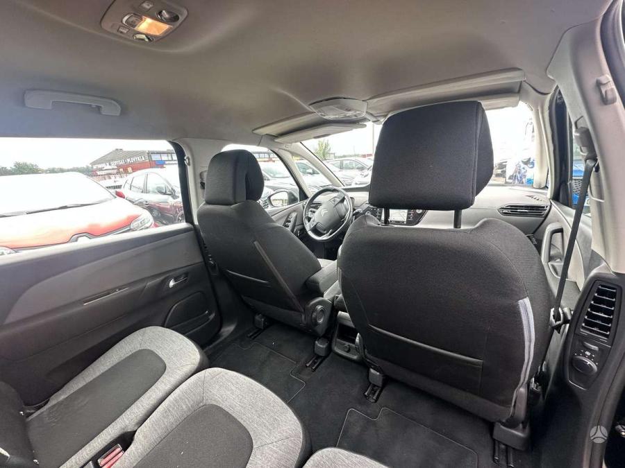 Black Citroen Grand C4 SpaceToure 2022 in Vilnius, with an engine capacity of 1.50 L and mileage of 182 thousand km for 10647 €, photo 16 on AUTOMOTO.COM.LV