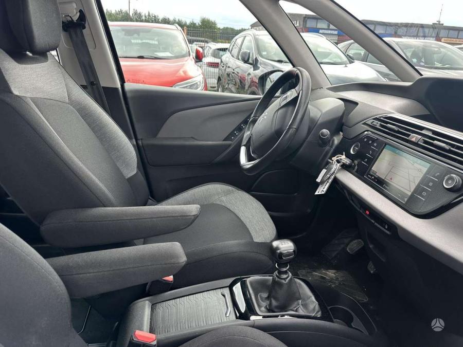 Black Citroen Grand C4 SpaceToure 2022 in Vilnius, with an engine capacity of 1.50 L and mileage of 182 thousand km for 10647 €, photo 17 on AUTOMOTO.COM.LV