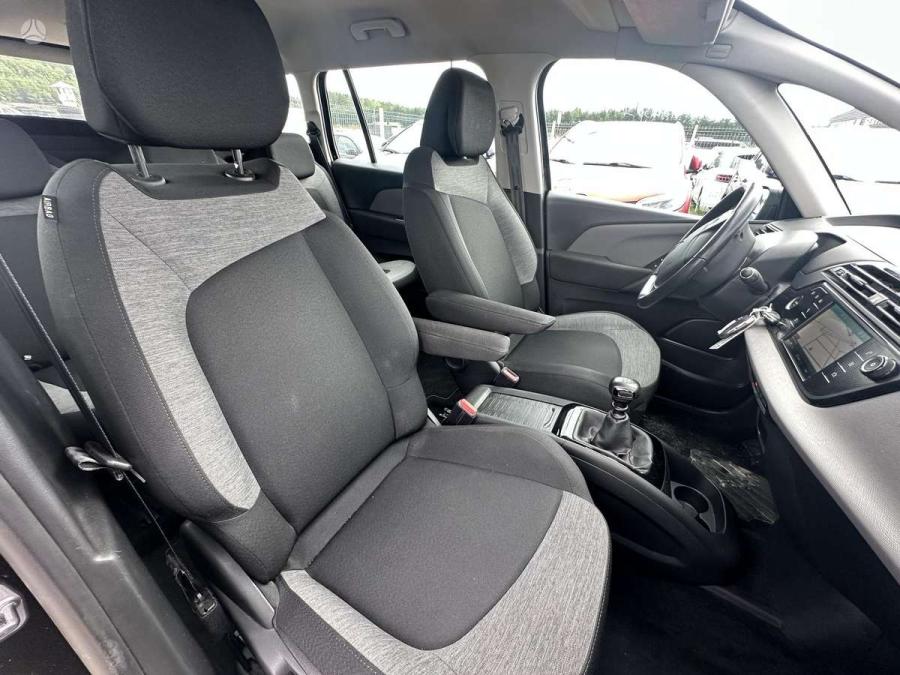 Black Citroen Grand C4 SpaceToure 2022 in Vilnius, with an engine capacity of 1.50 L and mileage of 182 thousand km for 10647 €, photo 18 on AUTOMOTO.COM.LV