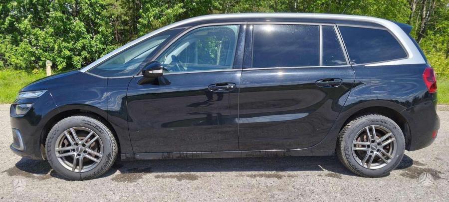 Melns Citroen Grand C4 SpaceToure 2022 Kauņa, ar dzinēja tilpumu 0.00 L un nobraukumu 173 tūkst. km par 10700 €, foto 6 vietnē AUTOMOTO.COM.LV