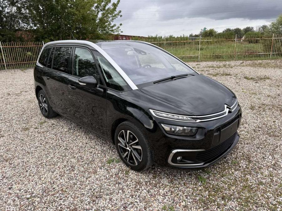 Black Citroen Grand C4 SpaceToure 2022 in Marijampole, with an engine capacity of 1.50 L and mileage of 199 thousand km for 11750 €, photo 3 on AUTOMOTO.COM.LV