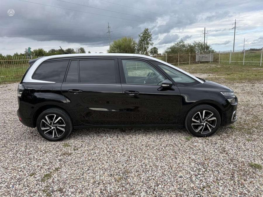 Black Citroen Grand C4 SpaceToure 2022 in Marijampole, with an engine capacity of 1.50 L and mileage of 199 thousand km for 11750 €, photo 7 on AUTOMOTO.COM.LV