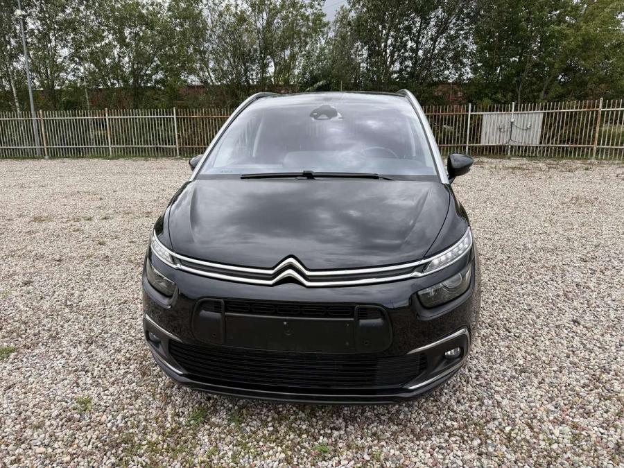 Black Citroen Grand C4 SpaceToure 2022 in Marijampole, with an engine capacity of 1.50 L and mileage of 199 thousand km for 11750 €, photo 8 on AUTOMOTO.COM.LV