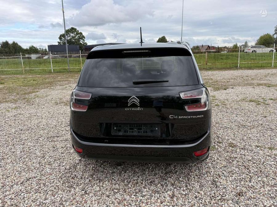 Black Citroen Grand C4 SpaceToure 2022 in Marijampole, with an engine capacity of 1.50 L and mileage of 199 thousand km for 11750 €, photo 9 on AUTOMOTO.COM.LV