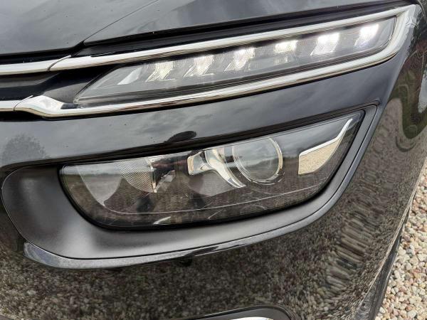 Melns Citroen Grand C4 SpaceToure 2022 Marijampole, ar dzinēja tilpumu 1.50 L un nobraukumu 199 tūkst. km par 11750 €, foto 10 vietnē AUTOMOTO.COM.LV