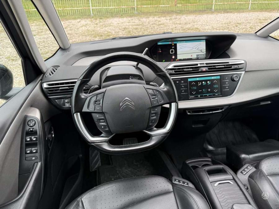 Black Citroen Grand C4 SpaceToure 2022 in Marijampole, with an engine capacity of 1.50 L and mileage of 199 thousand km for 11750 €, photo 12 on AUTOMOTO.COM.LV