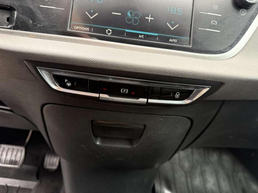 Black Citroen Grand C4 SpaceToure 2022 in Marijampole, with an engine capacity of 1.50 L and mileage of 199 thousand km for 11750 €, photo 14 on AUTOMOTO.COM.LV