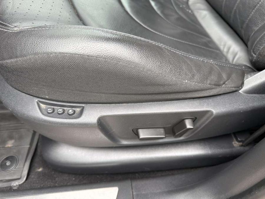 Black Citroen Grand C4 SpaceToure 2022 in Marijampole, with an engine capacity of 1.50 L and mileage of 199 thousand km for 11750 €, photo 15 on AUTOMOTO.COM.LV