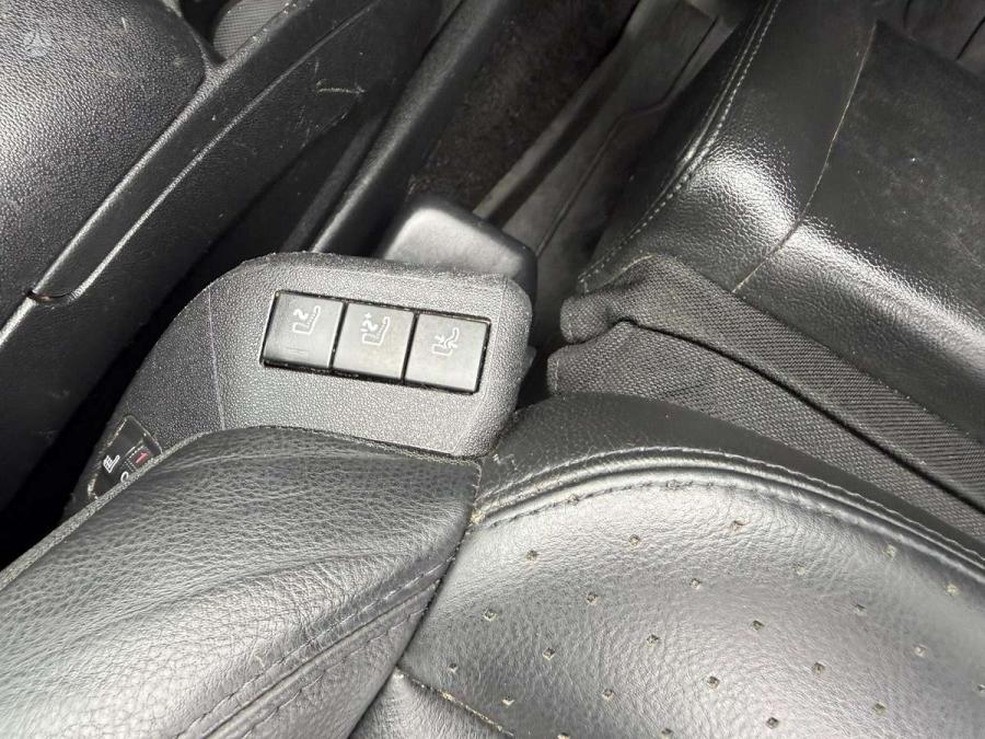 Black Citroen Grand C4 SpaceToure 2022 in Marijampole, with an engine capacity of 1.50 L and mileage of 199 thousand km for 11750 €, photo 17 on AUTOMOTO.COM.LV