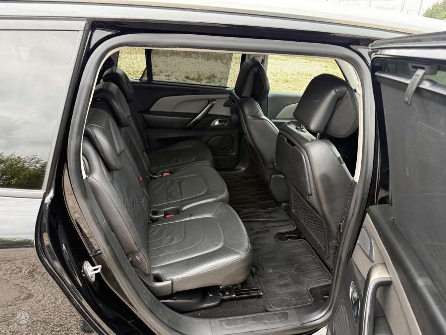 Black Citroen Grand C4 SpaceToure 2022 in Marijampole, with an engine capacity of 1.50 L and mileage of 199 thousand km for 11750 €, photo 21 on AUTOMOTO.COM.LV