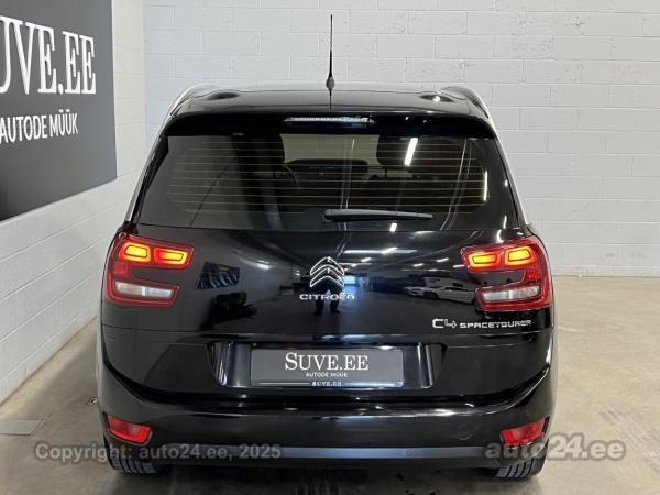 Melns Citroen Grand C4 SpaceToure 2018 Tallina, ar dzinēja tilpumu 2.00 L un nobraukumu 121 tūkst. km par 12995 €, foto 9 vietnē AUTOMOTO.COM.LV