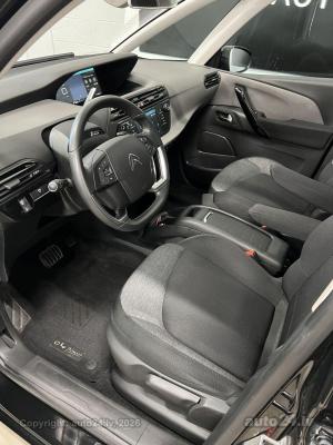 Melns Citroen Grand C4 SpaceToure 2018 Tallina, ar dzinēja tilpumu 2.00 L un nobraukumu 121 tūkst. km par 12995 €, foto 12 vietnē AUTOMOTO.COM.LV