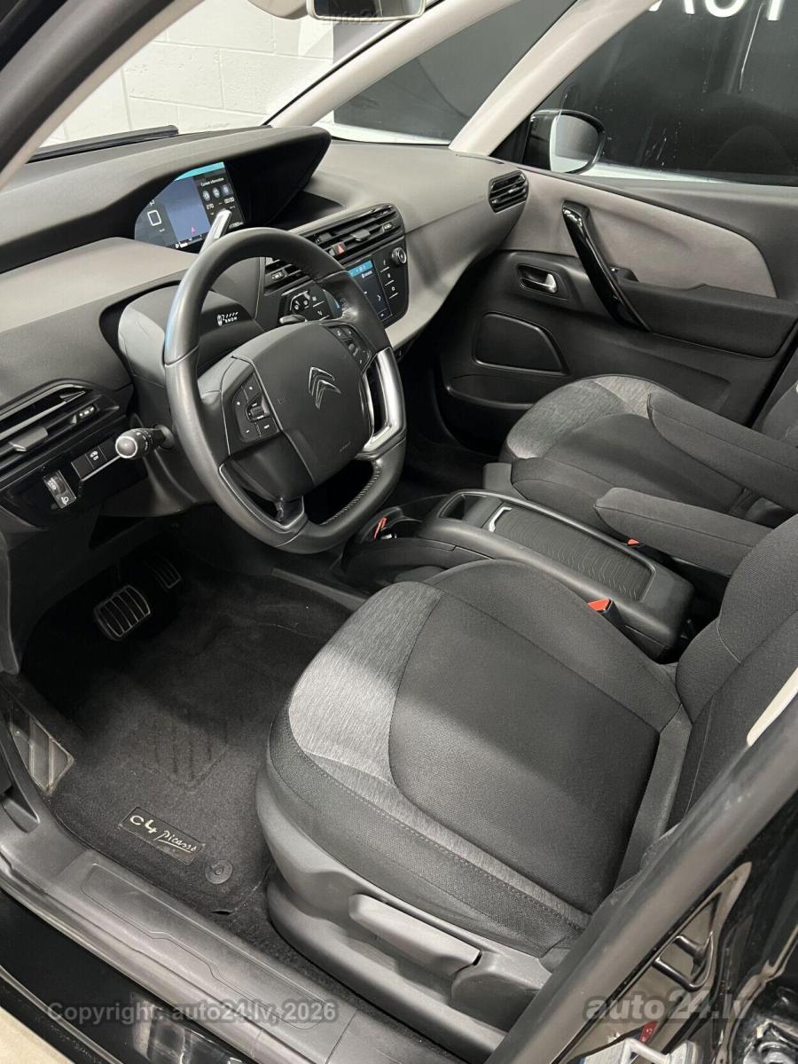 Melns Citroen Grand C4 SpaceToure 2018 Tallina, ar dzinēja tilpumu 2.00 L un nobraukumu 121 tūkst. km par 12995 €, foto 12 vietnē AUTOMOTO.COM.LV