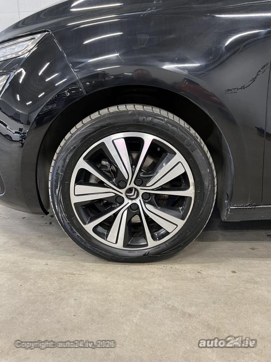 Melns Citroen Grand C4 SpaceToure 2018 Tallina, ar dzinēja tilpumu 2.00 L un nobraukumu 122 tūkst. km par 12995 €, foto 25 vietnē AUTOMOTO.COM.LV