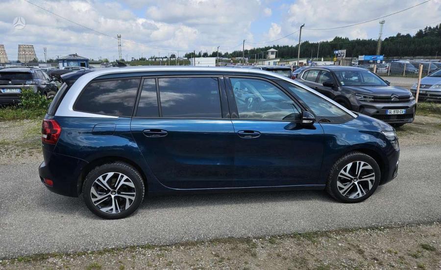 Zils Citroen Grand C4 SpaceToure 2021 Viļņa, ar dzinēja tilpumu 1.50 L un nobraukumu 184 tūkst. km par 10769 €, foto 5 vietnē AUTOMOTO.COM.LV